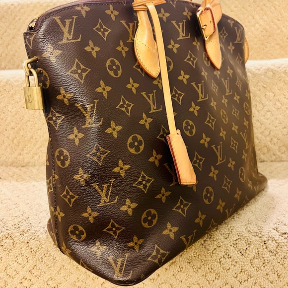 Louis Vuitton | Bags | Authentic Louis Vuitton Monogram Lockit Mm ...